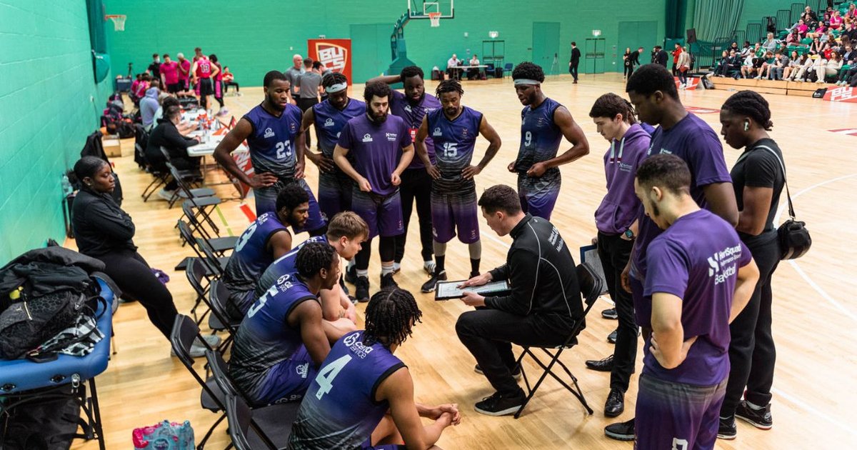 The huddle every Christian sportsperson needs | Christians in Sport